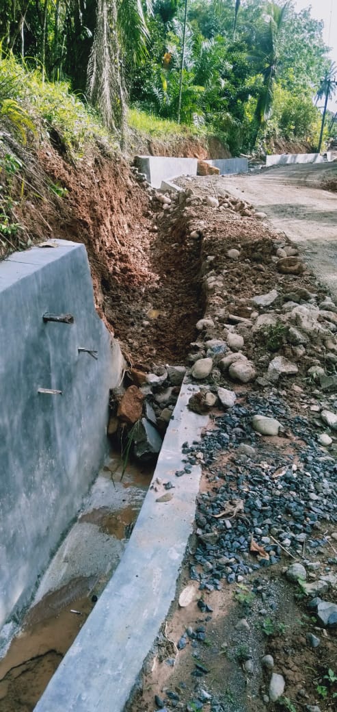 Proyek Peningkatan Ruas Jalan di Tapteng Dituding Asal Jadi | demokratis