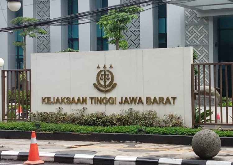 Kejaksaan Tinggi Jawa Barat Telaah Kerusakan Proyek Peningkatan Jalan Kadipaten – demokratis